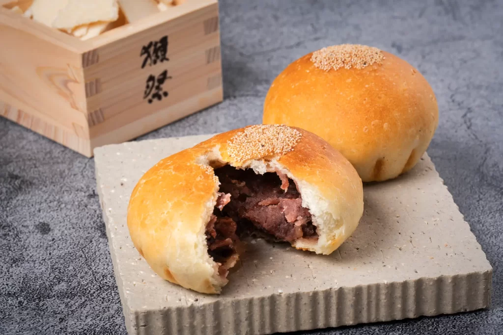 Otters Bread" is a combination of Japanese ingredients and sake lees ...